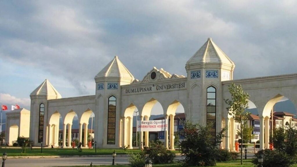 Die Universitäten hielten zuerst Prüfungen ab, dann strichen sie das Personal! - DE Heute 24